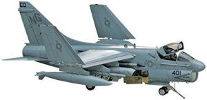 hasegawa a7-d/e corsair ii usaf/navy attacker aircraft 1/48