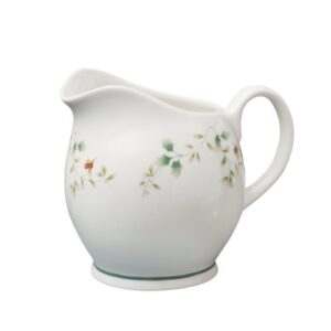 pfaltzgraff winterberry gravy/sauce pitcher