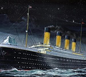 Revell 05804 22.3 cm R.M.S. Titanic Model Kit