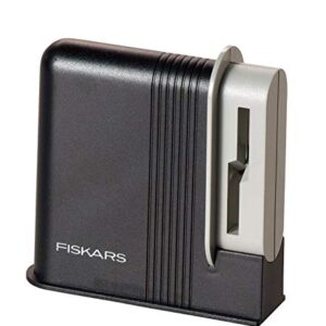 Fiskars Clip-Sharp, Total Length: 4 cm, Plastic, 1000812 Scissors Sharpener, one size, Black