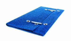 camco wrap around step rug | protects your rv from unwanted tracked in dirt | works on electrical and manual rv steps | blue (42924)