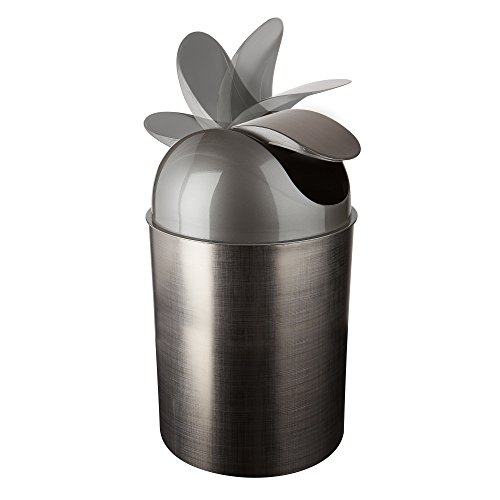 Umbra Mezzo, 2.5 Gallon Trash Can with Lid, Ideal For Small Spaces, Home and Office, Brushed Silver