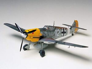 tamiya 300061063 – 1: 48 wwii model set messerschmitt bf109e-4/7 trop