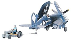 tamiya vought f4u-1d corsair with moto-tug – 1:48 scale plastic model kit