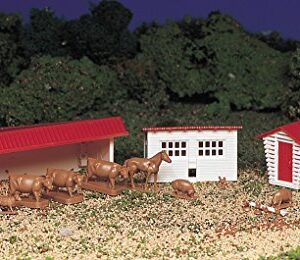 Bachmann Trains - PLASTICVILLE U.S.A. BUILDINGS – CLASSIC KITS - FARM BUILDINGS with ANIMALS - HO Scale