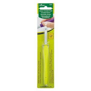 clover amour crochet hook (7.0 mm)