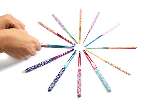 The Quilted Bear Crochet Hook Set - Premium Soft Grip Floral Crochet Hooks with Polymer Clay Handle 12 Hook Kit (2mm, 2.5mm, 3mm, 3.5mm, 4mm, 4.5mm, 5mm, 5.5mm, 6mm, 6.5mm, 7mm & 8mm)