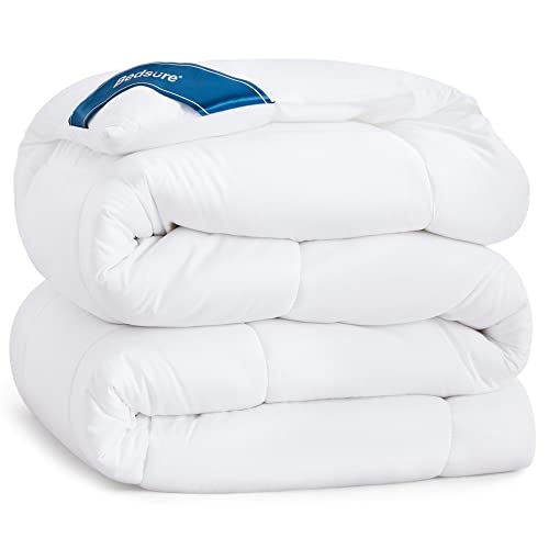 BEDSURE Queen Comforter Duvet Insert - Quilted White Comforters Queen Size, All Season Down Alternative Queen Size Bedding Comforter with Corner Tabs