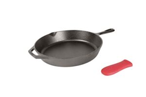 lodge cast iron skillet with red silicone hot handle holder, 12-inch