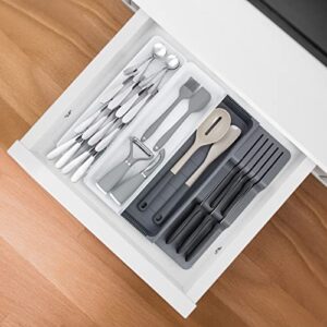 Expandable Kitchen Drawer Organizer, Silverware Organizer/Utensil Organizer For Kitchen Drawers, Silverware Holder Tray For Drawer, Space Saving Cutlery Organizer For Knives, Spoons & Forks, Gray