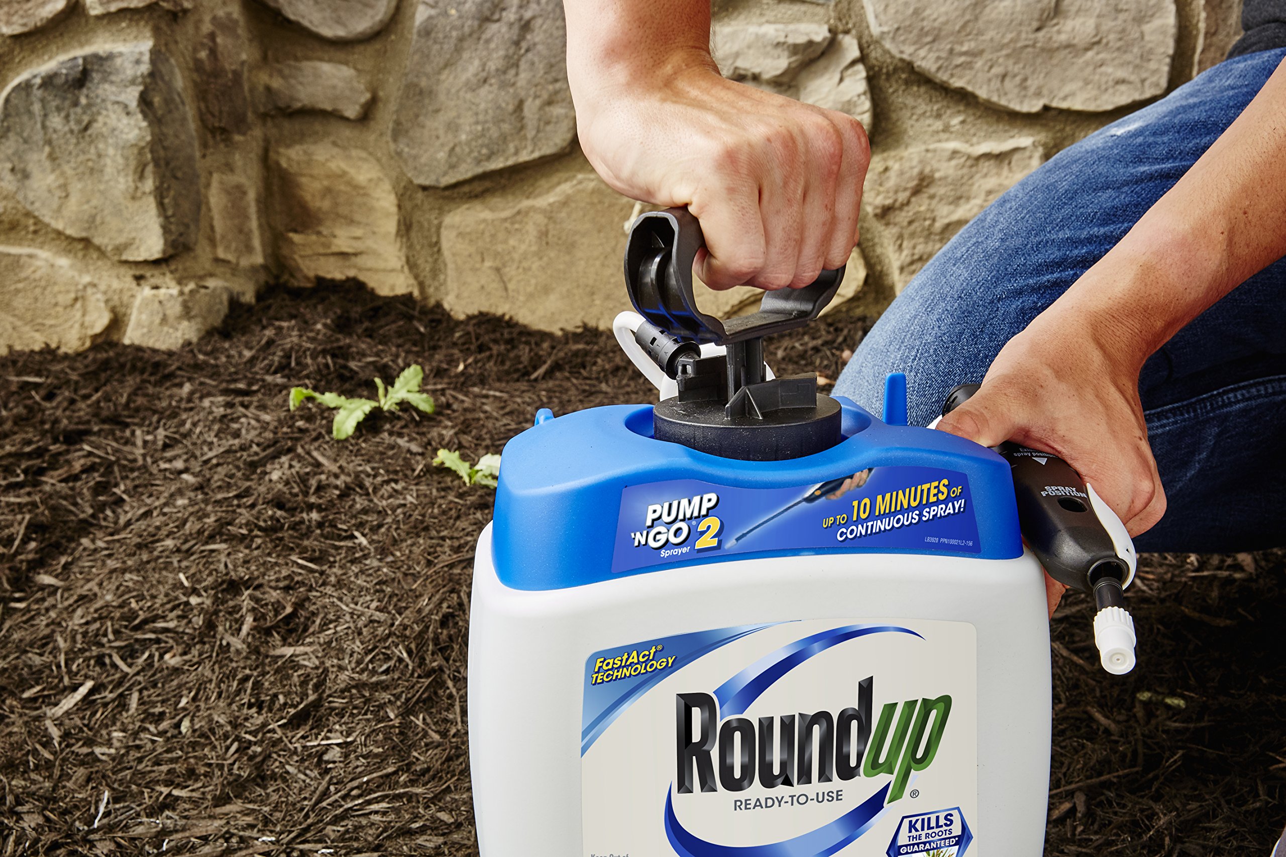 Roundup Ready-To-Use Weed & Grass Killer III -- with Pump 'N Go 2 Sprayer, Use in & Around Vegetable Gardens, Tree Rings, Flower Beds, Patios & More, Kills to the Root, 1.33 gal.