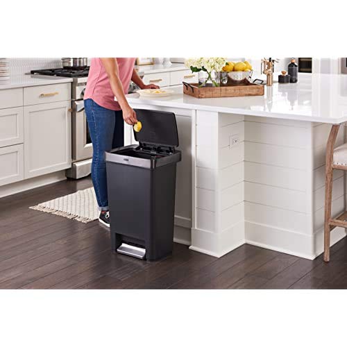 Rubbermaid Premier Series III Step-On Trash Can for Home and Kitchen, with Stainless Steel Rim, 12.4 Gallon, Charcoal