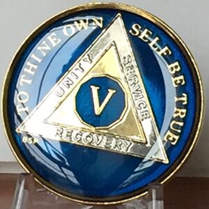 5 Year Midnight Blue AA Alcoholics Anonymous Medallion Chip Tri Plate Gold & Nickel Plated Serenity Prayer