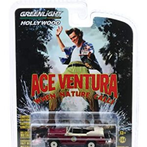 Greenlight 1:64 Hollywood Series 28 - Ace Ventura: When Nature Calls (1995) - 1967 Jeepster Convertible 44880-F