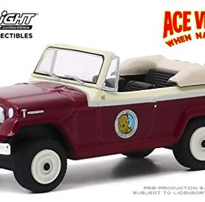 Greenlight 1:64 Hollywood Series 28 - Ace Ventura: When Nature Calls (1995) - 1967 Jeepster Convertible 44880-F