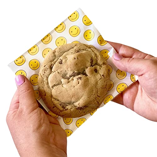 Cookie Treat Candy Bags, Cellophane, Smiley Face, Self Adhesive Plastic 100 COUNT 5x5 Inch Party Favors, Individual Bags for Gift Giving, Cookie Packaging, Cookie Wrappers, Cookie Gift Bag, BR Market