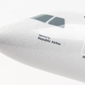 Daron Worldwide Trading SKR763 Skymarks American Eagle ERJ175 1/100 New Livery Republic Model Kit