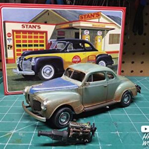 AMT 1941 Plymouth Coupe (Coca-Cola) 2T 1/25 Scale Model Kit (AMT1197M)