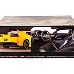 AMT 2017 Chevy Camaro SS 1LE 1:25 Scale Model Kit