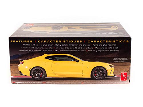 AMT 2017 Chevy Camaro SS 1LE 1:25 Scale Model Kit