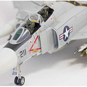 1/48 USN F-4J VF-84 Jolly Rogers 12305 with 3 Lifelike Pilot Figures - Plastic Model Kit