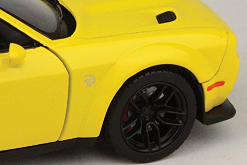 Motor Max 2018 Dodge Challenger SRT Hellcat Widebody, Bright Yellow 79350YL - 1/24 Scale Diecast Model Toy Car