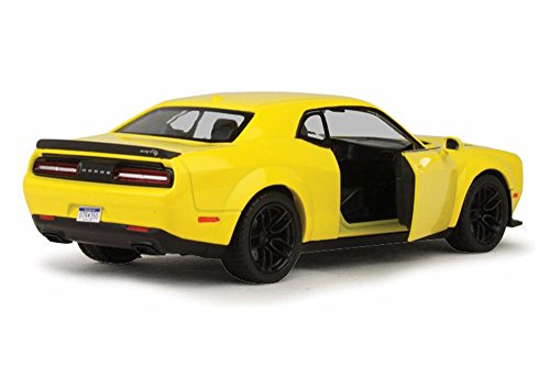 Motor Max 2018 Dodge Challenger SRT Hellcat Widebody, Bright Yellow 79350YL - 1/24 Scale Diecast Model Toy Car