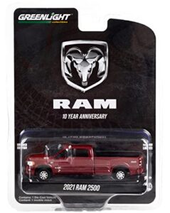 toy cars 2021 ram 2500 pickup truck dark red metallic ram 10 year anniversary anniversary collection series 14 1/64 diecast model car by greenlight 28100 e