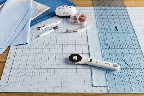 Cricut Rotary Cutter - Rotary Cutter for Fabric, Sewing and Quilting Projects - Compatible For Both Right- and Left-Handed Use - [45mm]