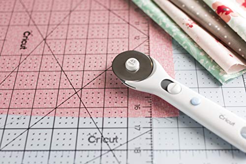 Cricut Rotary Cutter - Rotary Cutter for Fabric, Sewing and Quilting Projects - Compatible For Both Right- and Left-Handed Use - [45mm]