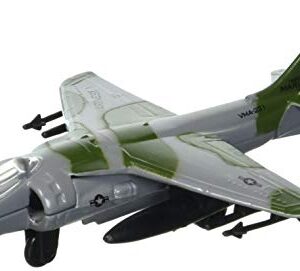 Hot Wings Planes AV-8B Harrier (Green) with Connectible Runway Die Cast Plane