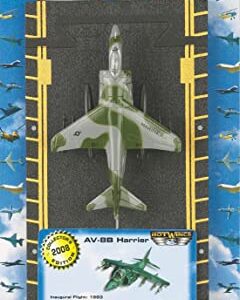 Hot Wings Planes AV-8B Harrier (Green) with Connectible Runway Die Cast Plane