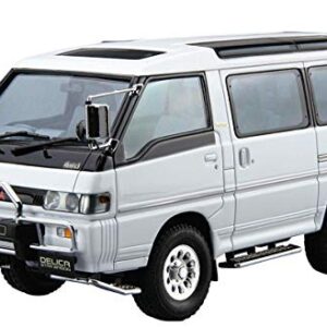 Aoshima 1/24 Scale P35W Delica Star Wagon '91 - Plastic Model Building Kit # 6139