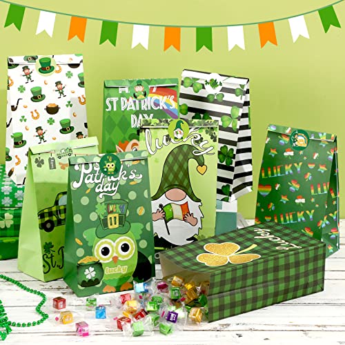 FEBSNOW St Patrick's Day Gift Bags, 40 Pack Shamrock Candy Treat Goodie Bags Lucky Clover Kraft Paper Bags Small St Patrick's Day Gift Bags for Kids Party Favor Bags