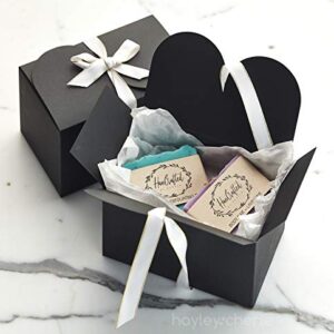 Hayley Cherie - Black Kraft Treat Boxes with White & Gold Ribbons (20 Pack) - 6.5" x 4" x 4" - Thick 400gsm Card - for Favors, Gifts, Parties, Christmas, Birthdays, Bridesmaids, Weddings, Groomsmen