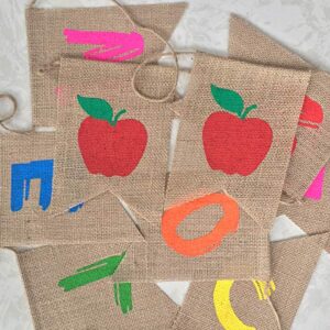 Uniwish Welcome Banner for First Day of School Classroom Decorations Garland Apple Themed Welcome Class Office Photo Backdrop