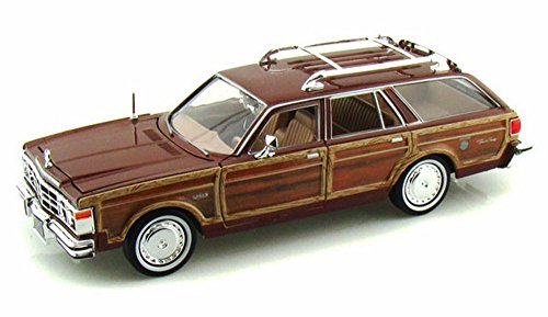 1979 Chrysler Lebaron Town & Country Wagon, Red with Woodie Siding Motormax 73331 - 1/24 Scale Diecast Model Car