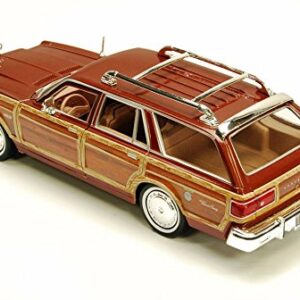 1979 Chrysler Lebaron Town & Country Wagon, Red with Woodie Siding Motormax 73331 - 1/24 Scale Diecast Model Car