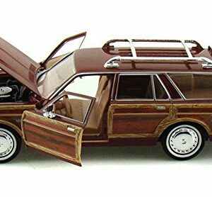 1979 Chrysler Lebaron Town & Country Wagon, Red with Woodie Siding Motormax 73331 - 1/24 Scale Diecast Model Car