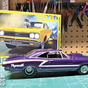 AMT 1969 Plymouth GTX Hardtop Pro Street 1:25 Scale Model Kit