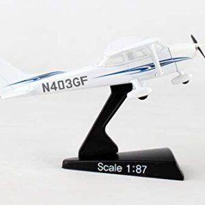 Daron Worldwide Trading Postage Stamp PS5603-2 Cessna 172 SkyHawk 1:87 Diecast Display Model, White