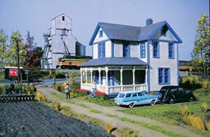 walthers cornerstone aunt lucy’s house train