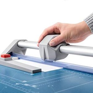 Dahle 552 Professional Rotary Trimmer, 20" Cut Length, 20 Sheet Capacity, Self-Sharpening, Dual Guide Bar, Automatic Clamp, German Engineered Paper Cutter