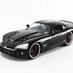 Fast & Furious 1:24 Letty's Dodge Viper SRT10 Die-Cast Car, Toys for Kids and Adults