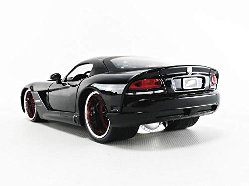 Fast & Furious 1:24 Letty's Dodge Viper SRT10 Die-Cast Car, Toys for Kids and Adults