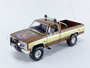 greenlight fall guy stuntman association 1982 gmc k-2500 sierra grande 1/18