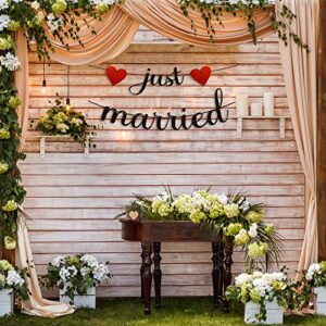 Ushinemi Black Just Married Banner Sign for Wedding Party Decoration Supplies, Bridal Shower with 2 Red Glitter Hearts