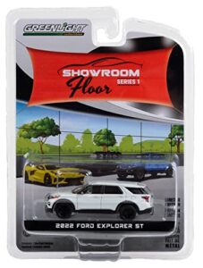 greenlight 68010-d showroom floor series 1 – 2022 explorer st – star white 1:64 scale diecast