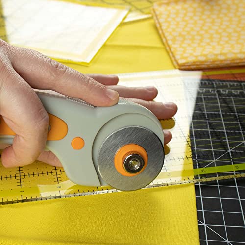 WA Portman Self Healing Cutting Mat and Rotary Cutter Set - 9x12 Inch Rotary Cutter Mat - 45mm Rotary Cutter and Mat - 5 Extra Rotary Fabric Cutter Blades - Ideal Sewing Mat Set for Craft Supplies