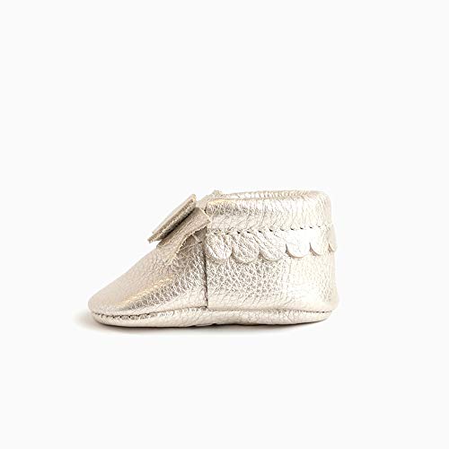 Freshly Picked - Soft Sole Leather Bow Moccasins - Newborn Baby Girl Shoes - Size 0 Platinum